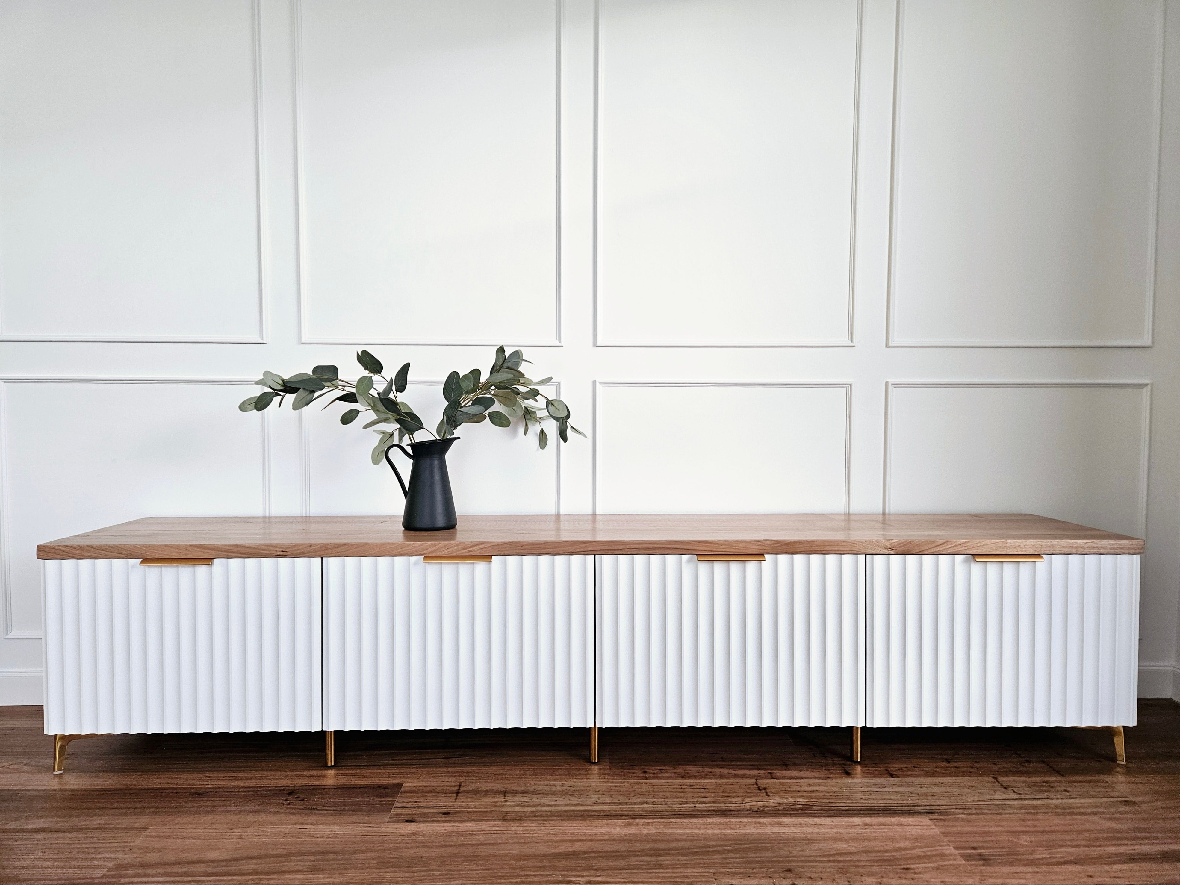 White Fluted TV unit with solid timber Top – Catwalk Furniture