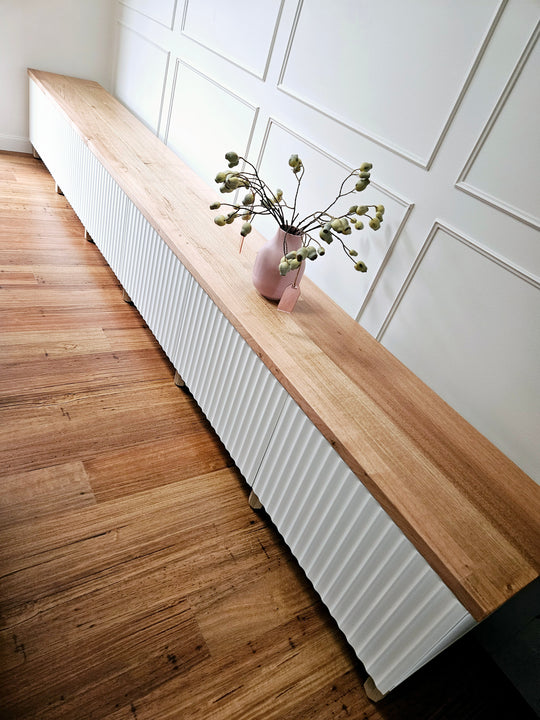 White Fluted TV unit with solid timber Top – Catwalk Furniture