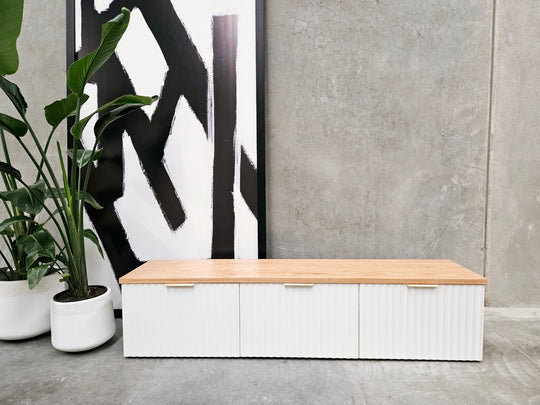 White Fluted TV unit with solid timber Top – Catwalk Furniture