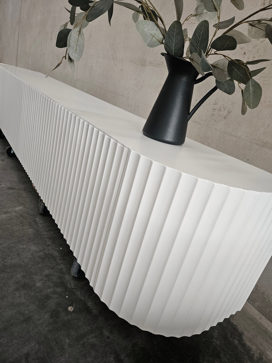 Wall-mounted curved edges TV unit – Catwalk Furniture