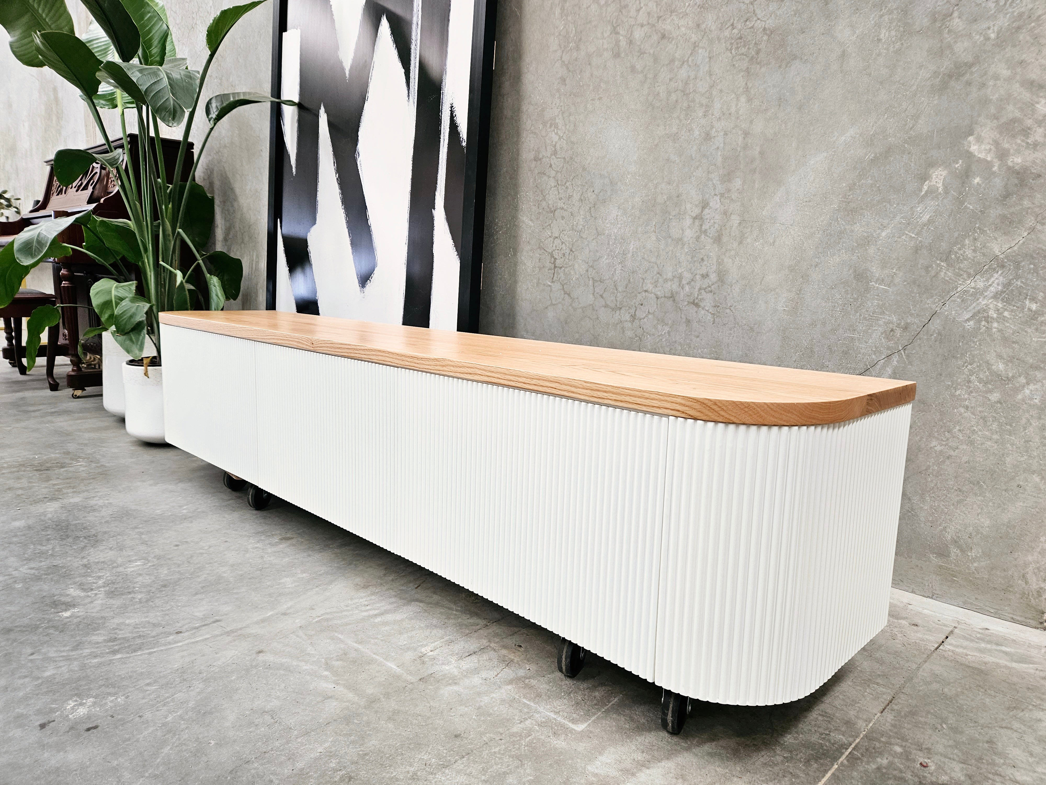 Wall-mounted curved edges TV unit – Catwalk Furniture